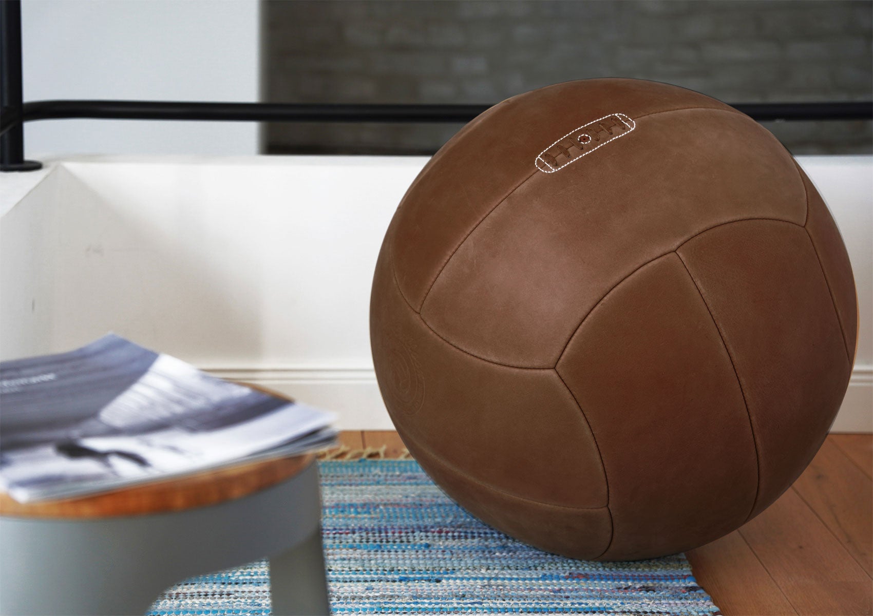 The Balloon Sitzball aus echtem Leder – theballoon